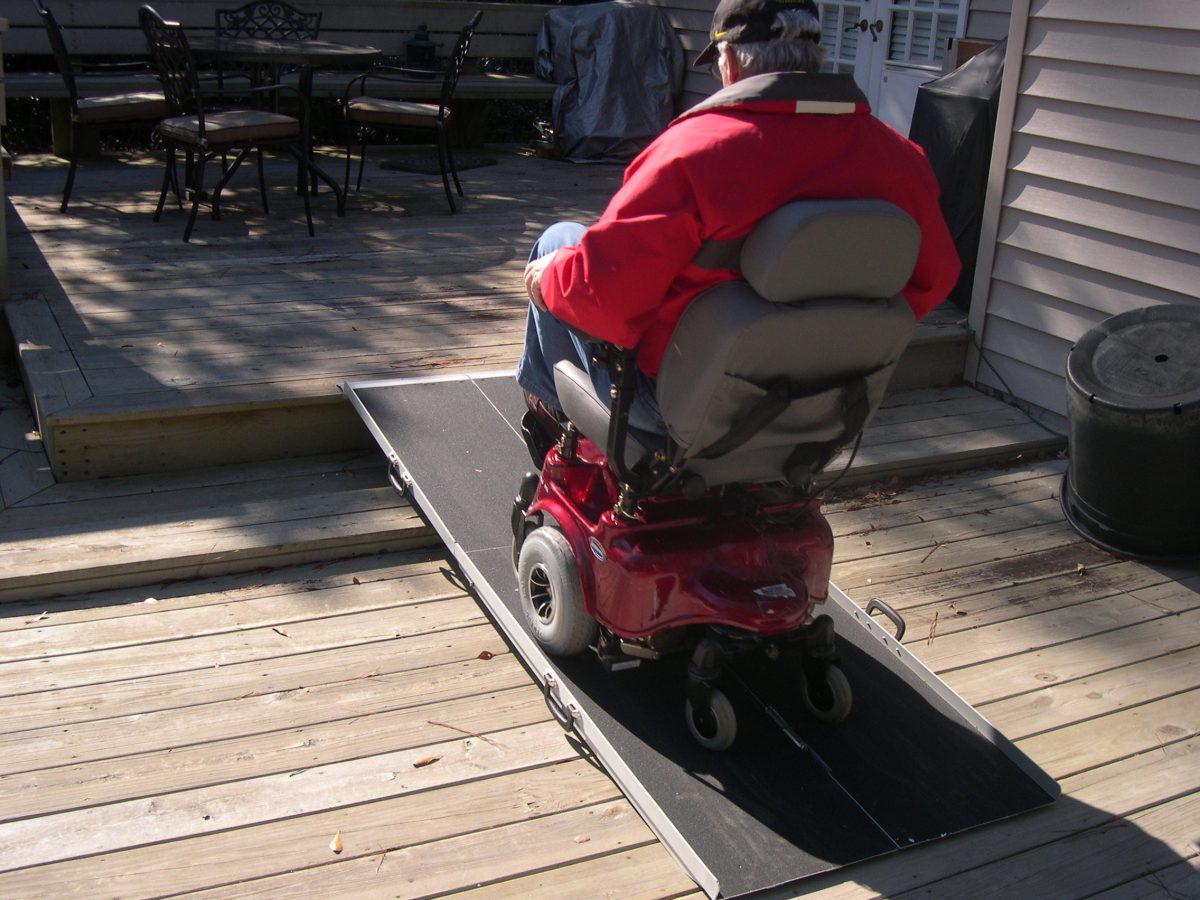 7' Trifold Aluminum Portable ramp - HomeAccessProducts.com